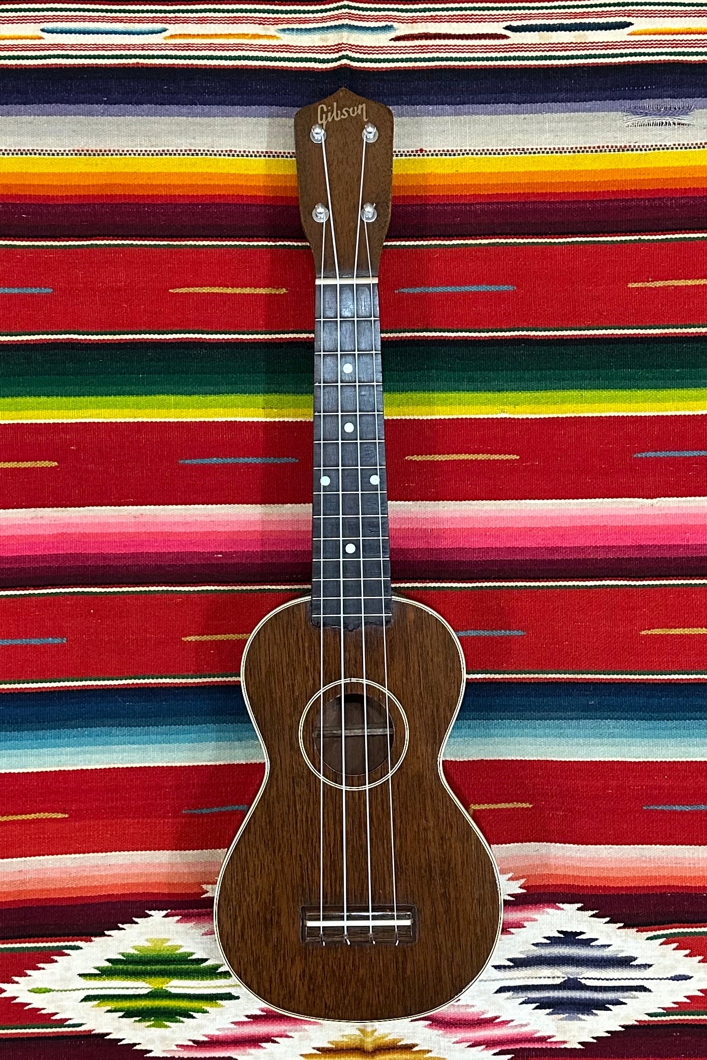Gibson Style 1 Ukulele (1949) – Action Music